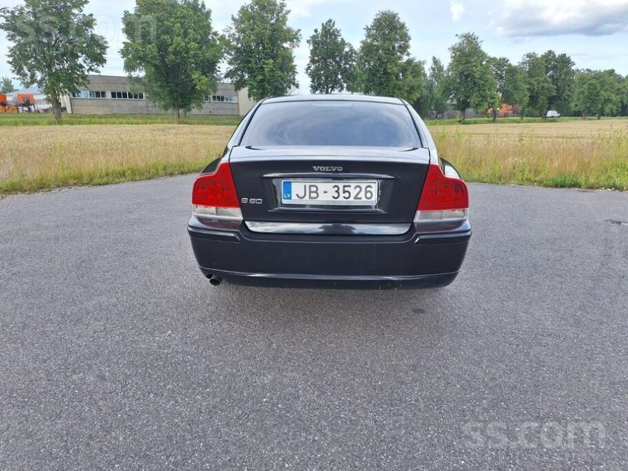 Melns Volvo S60 2005 Rīga, ar dzinēja tilpumu 2.40 L un nobraukumu 345 tūkst. km par 1850 €, foto 7 vietnē AUTOMOTO.COM.LV