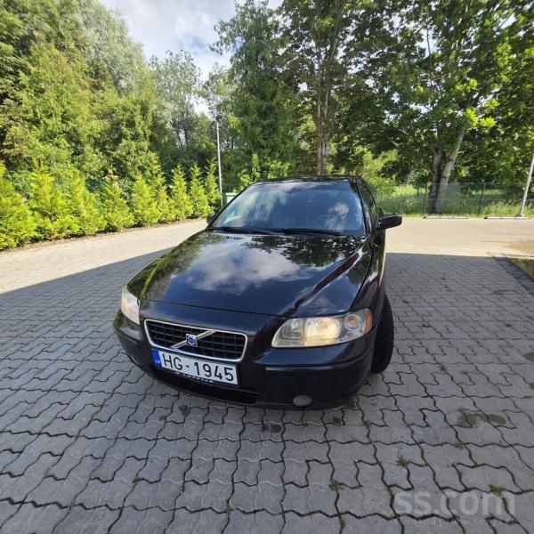 Melns Volvo S60 2005 Talsi, ar dzinēja tilpumu 2.40 L un nobraukumu 360 tūkst. km par 1890 €, foto 4 vietnē AUTOMOTO.COM.LV