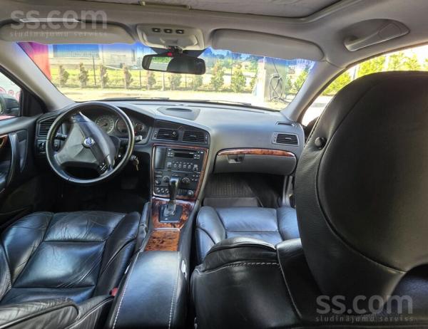 Melns Volvo S60 2005 Talsi, ar dzinēja tilpumu 2.40 L un nobraukumu 360 tūkst. km par 1890 €, foto 6 vietnē AUTOMOTO.COM.LV