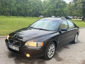 Melns Volvo S60 2005 Šalčininkai, ar dzinēja tilpumu 2.40 L un nobraukumu 0 tūkst. km par 1300 €, foto  vietnē AUTOMOTO.COM.LV