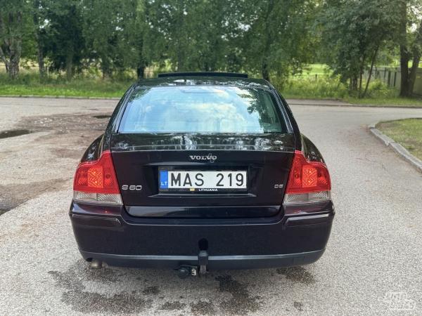 Black Volvo S60 2005 in Salcininkai, with an engine capacity of 2.40 L and mileage of 0 thousand km for 1300 €, photo 5 on AUTOMOTO.COM.LV
