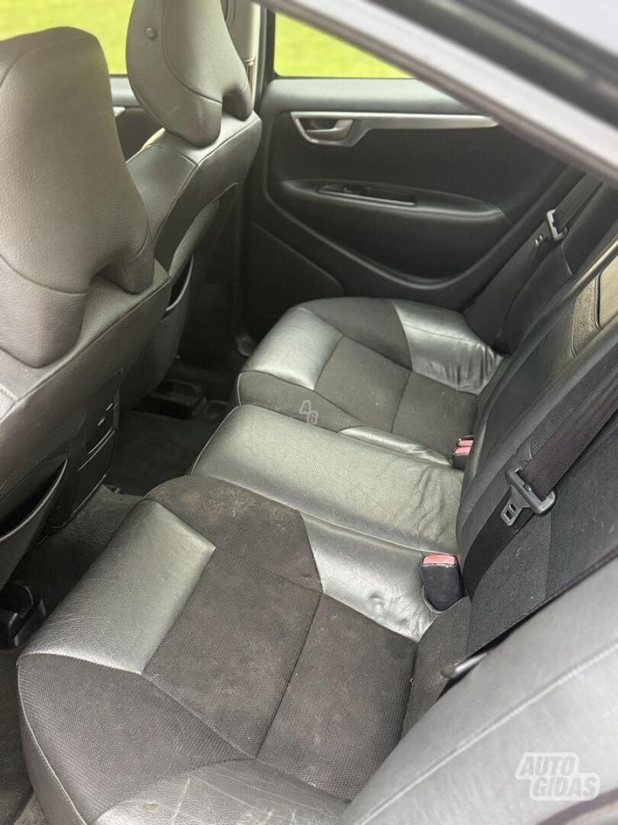 Melns Volvo S60 2005 Šalčininkai, ar dzinēja tilpumu 2.40 L un nobraukumu 0 tūkst. km par 1300 €, foto 8 vietnē AUTOMOTO.COM.LV