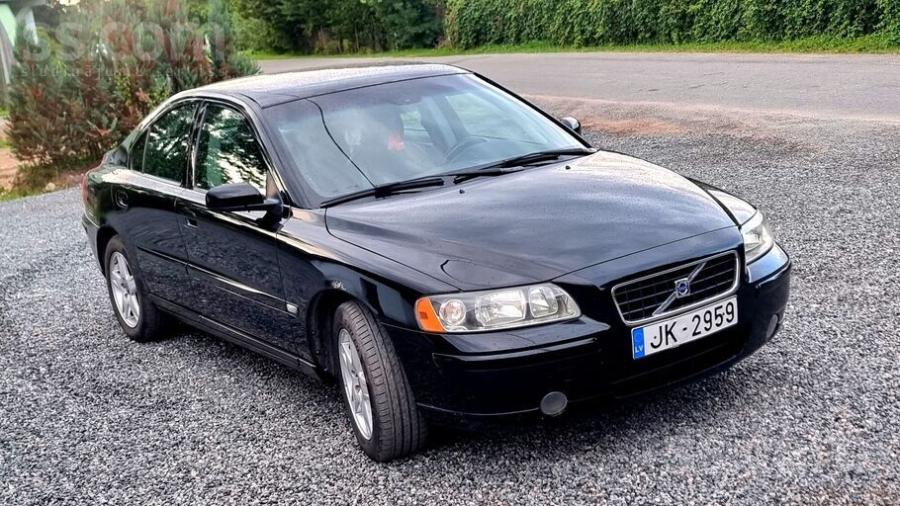 Melns Volvo S60 2005 Cēsis, ar dzinēja tilpumu 2.40 L un nobraukumu 436 tūkst. km par 1700 €, foto 4 vietnē AUTOMOTO.COM.LV