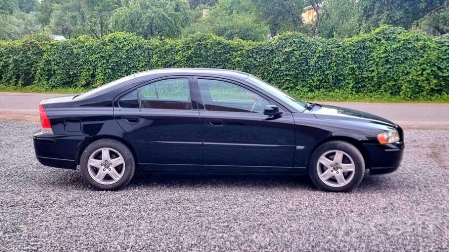 Melns Volvo S60 2005 Cēsis, ar dzinēja tilpumu 2.40 L un nobraukumu 436 tūkst. km par 1700 €, foto 5 vietnē AUTOMOTO.COM.LV