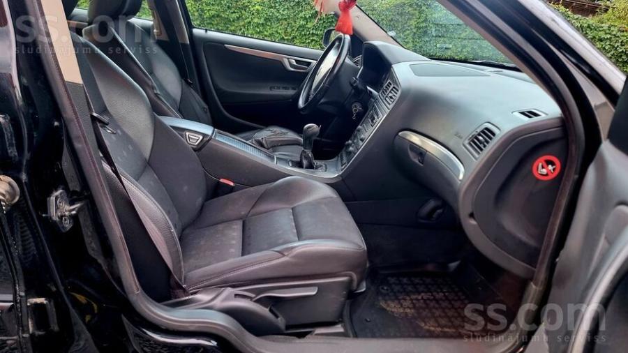 Melns Volvo S60 2005 Cēsis, ar dzinēja tilpumu 2.40 L un nobraukumu 436 tūkst. km par 1700 €, foto 12 vietnē AUTOMOTO.COM.LV