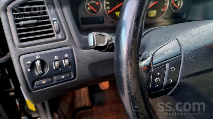 Melns Volvo S60 2005 Cēsis, ar dzinēja tilpumu 2.40 L un nobraukumu 436 tūkst. km par 1700 €, foto 14 vietnē AUTOMOTO.COM.LV