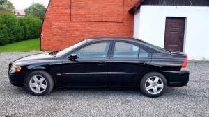 Black Volvo S60 2005 in Cesis, with an engine capacity of 2.40 L and mileage of 436 thousand km for 1700 €, photo 9 on AUTOMOTO.COM.LV