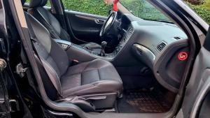 Black Volvo S60 2005 in Cesis, with an engine capacity of 2.40 L and mileage of 436 thousand km for 1700 €, photo 12 on AUTOMOTO.COM.LV