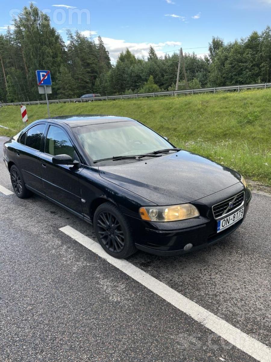 Melns Volvo S60 2005 Jēkabpils, ar dzinēja tilpumu 2.40 L un nobraukumu 325 tūkst. km par 1600 €, foto 3 vietnē AUTOMOTO.COM.LV