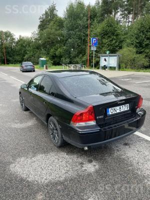 Melns Volvo S60 2005 Jēkabpils, ar dzinēja tilpumu 2.40 L un nobraukumu 325 tūkst. km par 1600 €, foto 5 vietnē AUTOMOTO.COM.LV