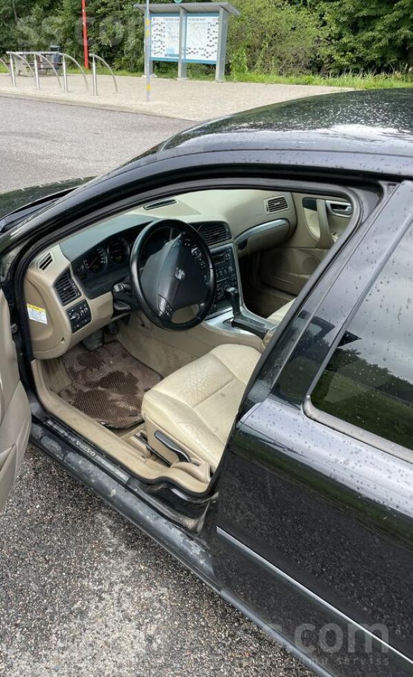 Melns Volvo S60 2005 Jēkabpils, ar dzinēja tilpumu 2.40 L un nobraukumu 325 tūkst. km par 1600 €, foto 7 vietnē AUTOMOTO.COM.LV