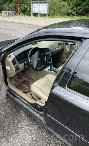 Melns Volvo S60 2005 Jēkabpils, ar dzinēja tilpumu 2.40 L un nobraukumu 325 tūkst. km par 1600 €, foto 7 vietnē AUTOMOTO.COM.LV