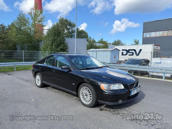 Melns Volvo S60 2005 Tallina, ar dzinēja tilpumu 2.40 L un nobraukumu 330 tūkst. km par 2650 €, foto 3 vietnē AUTOMOTO.COM.LV