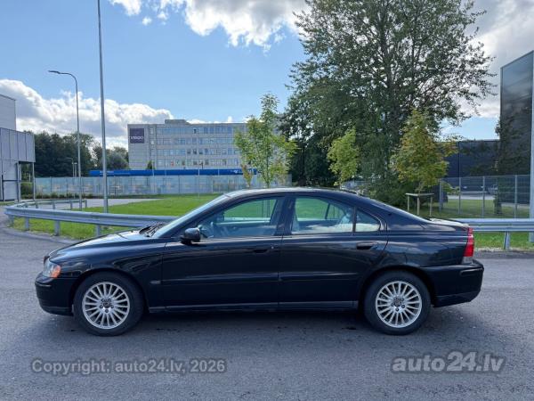 Melns Volvo S60 2005 Tallina, ar dzinēja tilpumu 2.40 L un nobraukumu 330 tūkst. km par 2650 €, foto 5 vietnē AUTOMOTO.COM.LV