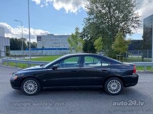 Black Volvo S60 2005 in Tallinn, with an engine capacity of 2.40 L and mileage of 330 thousand km for 2650 €, photo 5 on AUTOMOTO.COM.LV
