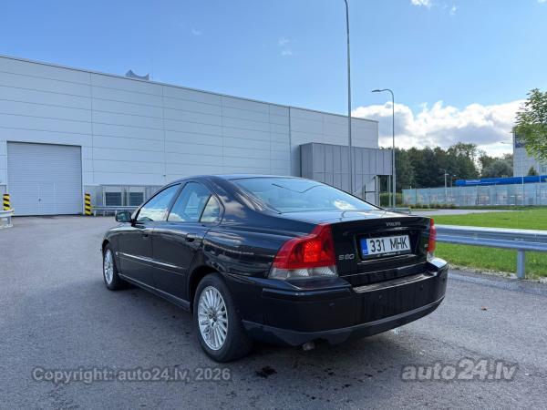 Melns Volvo S60 2005 Tallina, ar dzinēja tilpumu 2.40 L un nobraukumu 330 tūkst. km par 2650 €, foto 6 vietnē AUTOMOTO.COM.LV