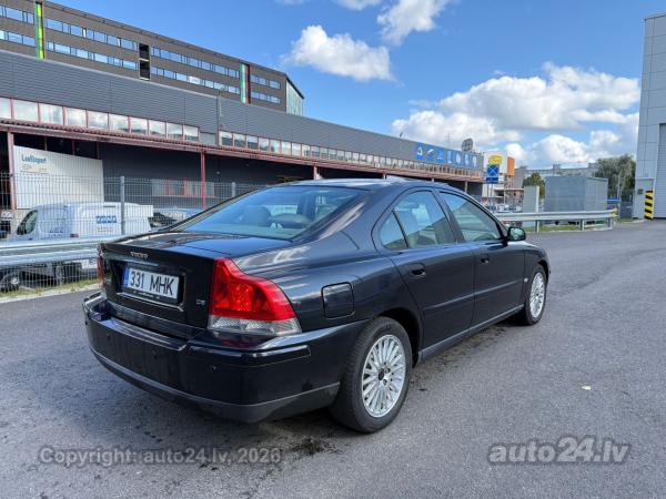 Melns Volvo S60 2005 Tallina, ar dzinēja tilpumu 2.40 L un nobraukumu 330 tūkst. km par 2650 €, foto 7 vietnē AUTOMOTO.COM.LV