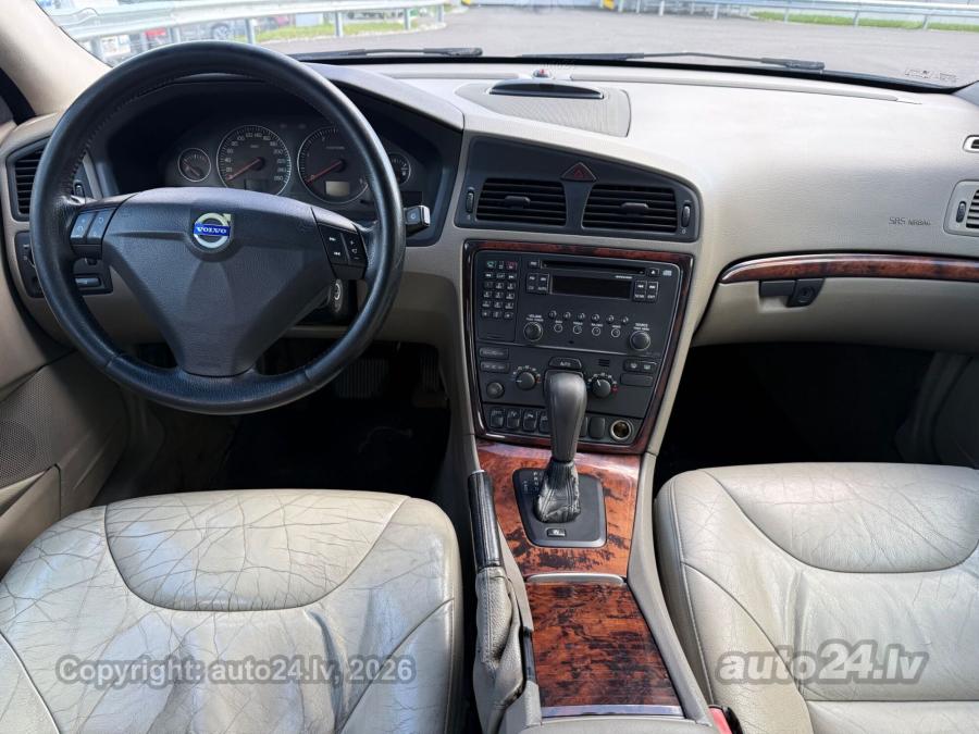 Black Volvo S60 2005 in Tallinn, with an engine capacity of 2.40 L and mileage of 330 thousand km for 2650 €, photo 12 on AUTOMOTO.COM.LV