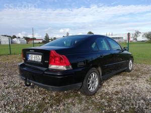 Black Volvo S60 2005 in Saldus, with an engine capacity of 2.40 L and mileage of 433 thousand km for 2200 €, photo 5 on AUTOMOTO.COM.LV