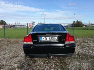 Black Volvo S60 2005 in Saldus, with an engine capacity of 2.40 L and mileage of 433 thousand km for 2200 €, photo 6 on AUTOMOTO.COM.LV
