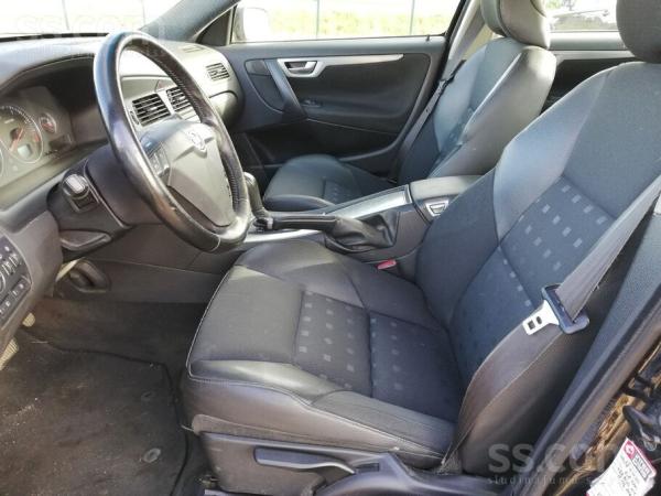 Melns Volvo S60 2005 Saldus, ar dzinēja tilpumu 2.40 L un nobraukumu 433 tūkst. km par 2200 €, foto 10 vietnē AUTOMOTO.COM.LV