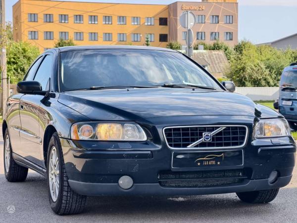 Black Volvo S60 2005 in Siauliai, with an engine capacity of 2.40 L and mileage of 426 thousand km for 1350 €, photo 11 on AUTOMOTO.COM.LV