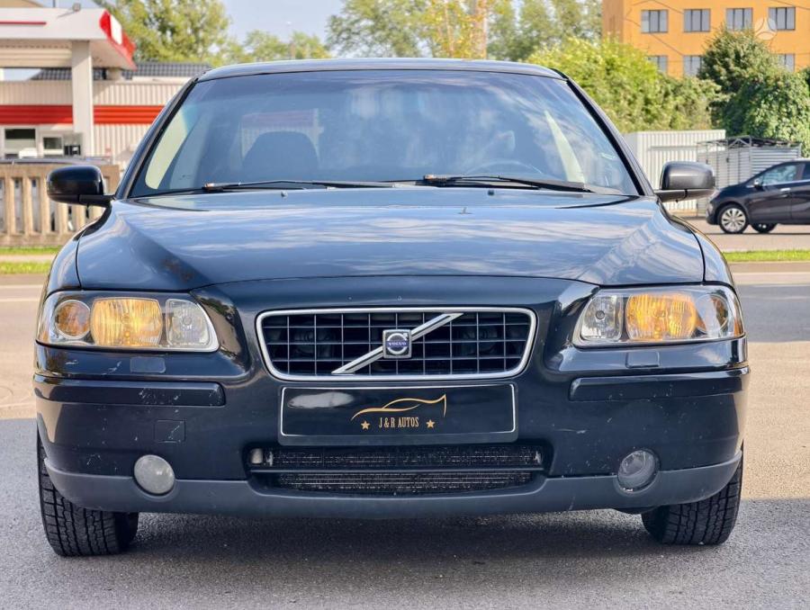 Black Volvo S60 2005 in Siauliai, with an engine capacity of 2.40 L and mileage of 426 thousand km for 1350 €, photo 12 on AUTOMOTO.COM.LV