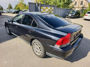 Black Volvo S60 2005 in Siauliai, with an engine capacity of 2.40 L and mileage of 426 thousand km for 1350 €, photo 14 on AUTOMOTO.COM.LV