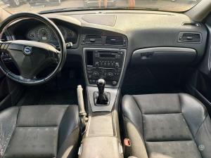 Black Volvo S60 2005 in Siauliai, with an engine capacity of 2.40 L and mileage of 426 thousand km for 1350 €, photo 23 on AUTOMOTO.COM.LV