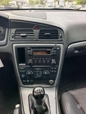 Black Volvo S60 2005 in Siauliai, with an engine capacity of 2.40 L and mileage of 426 thousand km for 1350 €, photo 24 on AUTOMOTO.COM.LV