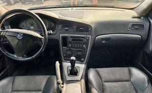 Black Volvo S60 2005 in Siauliai, with an engine capacity of 2.40 L and mileage of 426 thousand km for 1350 €, photo 27 on AUTOMOTO.COM.LV