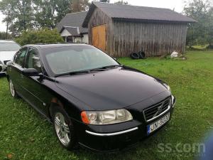 Black Volvo S60 2005 in Valmiera, with an engine capacity of 2.40 L and mileage of 354 thousand km for 900 €, photo 10 on AUTOMOTO.COM.LV