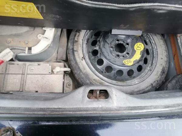 Вольво С60 2005 в Валмиера на AUTOMOTO.COM.LV Черный Вольво С60 2005 в Валмиера, объемом двигателя 2.40 л и пробегом 354 тыс. км за 900 €, фото 4 на AUTOMOTO.COM.LV