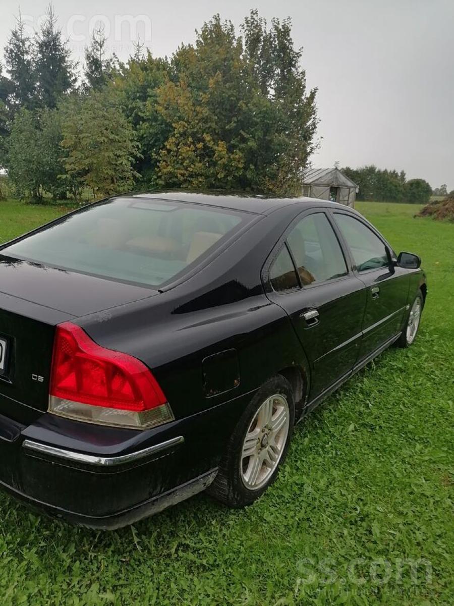 Melns Volvo S60 2005 Valmiera, ar dzinēja tilpumu 2.40 L un nobraukumu 354 tūkst. km par 900 €, foto 7 vietnē AUTOMOTO.COM.LV