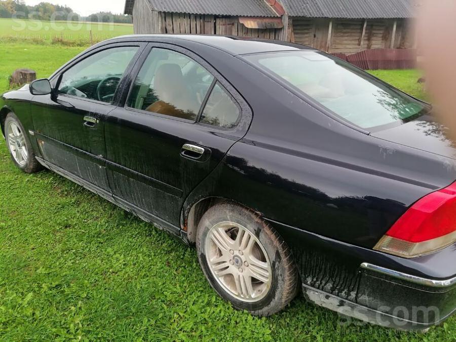 Melns Volvo S60 2005 Valmiera, ar dzinēja tilpumu 2.40 L un nobraukumu 354 tūkst. km par 900 €, foto 12 vietnē AUTOMOTO.COM.LV