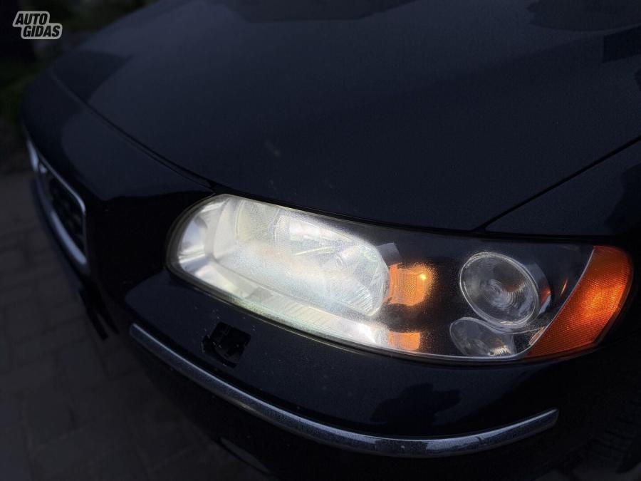 Black Volvo S60 2005 in Vilnius, with an engine capacity of 2.40 L and mileage of 359 thousand km for 1950 €, photo 8 on AUTOMOTO.COM.LV