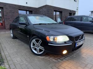 Black Volvo S60 2005 in Vilnius, with an engine capacity of 2.40 L and mileage of 359 thousand km for 1950 €, photo 10 on AUTOMOTO.COM.LV