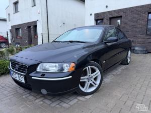 Black Volvo S60 2005 in Vilnius, with an engine capacity of 2.40 L and mileage of 359 thousand km for 1950 €, photo 11 on AUTOMOTO.COM.LV