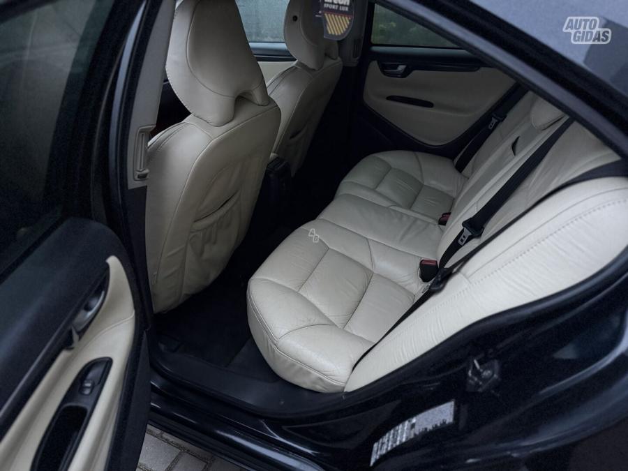 Black Volvo S60 2005 in Vilnius, with an engine capacity of 2.40 L and mileage of 359 thousand km for 1950 €, photo 13 on AUTOMOTO.COM.LV