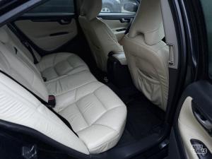 Black Volvo S60 2005 in Vilnius, with an engine capacity of 2.40 L and mileage of 359 thousand km for 1950 €, photo 15 on AUTOMOTO.COM.LV