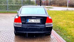 Black Volvo S60 2006 in Cesis, with an engine capacity of 2.40 L and mileage of 394 thousand km for 1800 €, photo 7 on AUTOMOTO.COM.LV