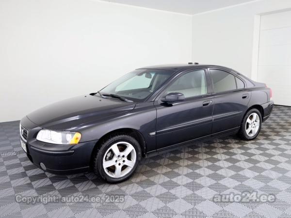 Melns Volvo S60 2006 Tallina, ar dzinēja tilpumu 2.40 L un nobraukumu 283 tūkst. km par 1999 €, foto 2 vietnē AUTOMOTO.COM.LV