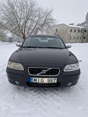 Black Volvo S60 2006 in Raseiniai, with an engine capacity of 2.40 L and mileage of 360 thousand km for 2100 €, photo  on AUTOMOTO.COM.LV