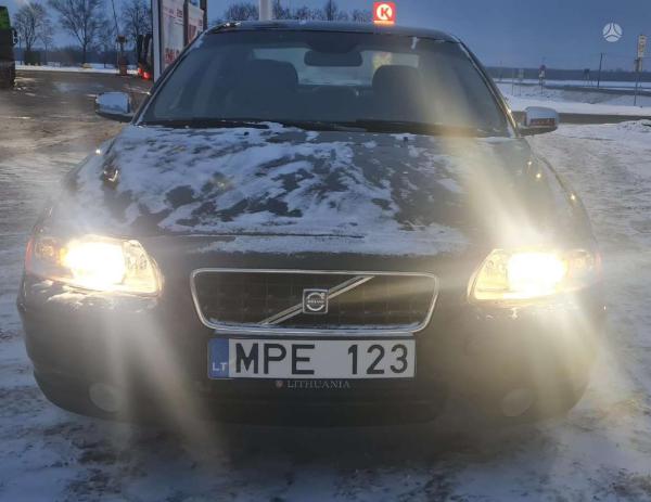 Black Volvo S60 2006 in Siauliai, with an engine capacity of 2.40 L and mileage of 276 thousand km for 3500 €, photo 2 on AUTOMOTO.COM.LV