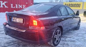 Black Volvo S60 2006 in Siauliai, with an engine capacity of 2.40 L and mileage of 276 thousand km for 3500 €, photo 6 on AUTOMOTO.COM.LV