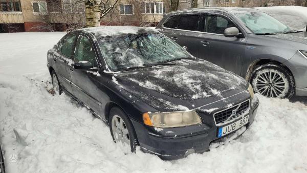 Melns Volvo S60 2006 Viļņa, ar dzinēja tilpumu 2.44 L un nobraukumu 231 tūkst. km par 1999 €, foto 2 vietnē AUTOMOTO.COM.LV