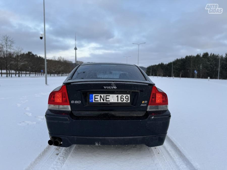 Black Volvo S60 2006 in Vilnius, with an engine capacity of 2.50 L and mileage of 336 thousand km for 6750 €, photo 7 on AUTOMOTO.COM.LV