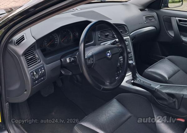 Black Volvo S60 2006 in Paide, with an engine capacity of 2.40 L and mileage of 297 thousand km for 3950 €, photo 6 on AUTOMOTO.COM.LV
