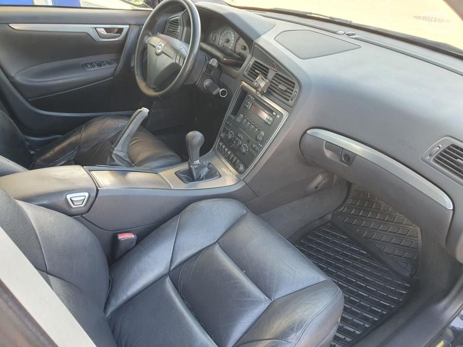 Melns Volvo S60 2006 Kauņa, ar dzinēja tilpumu 2.40 L un nobraukumu 330 tūkst. km par 1950 €, foto 9 vietnē AUTOMOTO.COM.LV