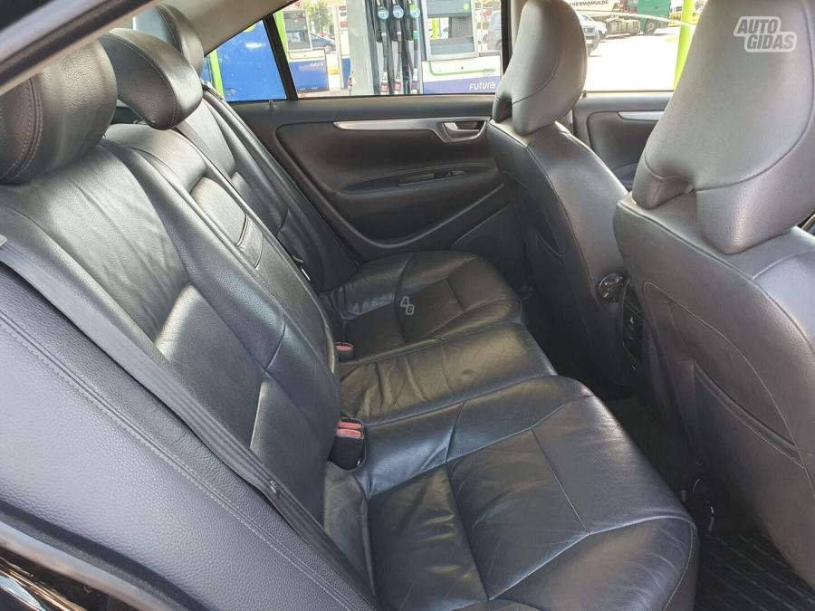 Melns Volvo S60 2006 Kauņa, ar dzinēja tilpumu 2.40 L un nobraukumu 330 tūkst. km par 1950 €, foto 11 vietnē AUTOMOTO.COM.LV